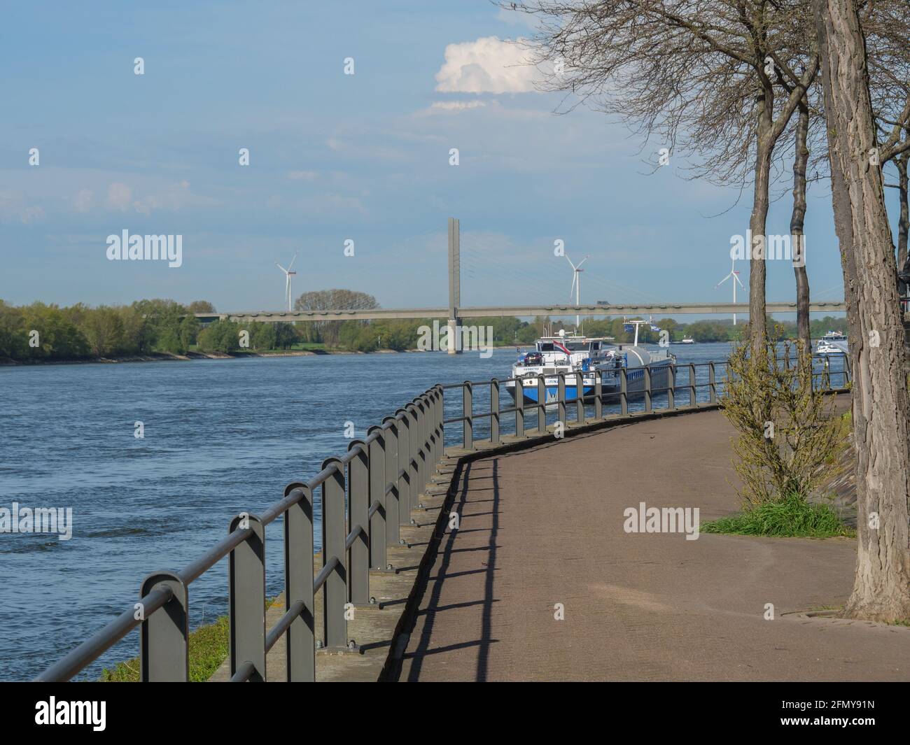 the city of rees at the river rhine Stock Photo - Alamy