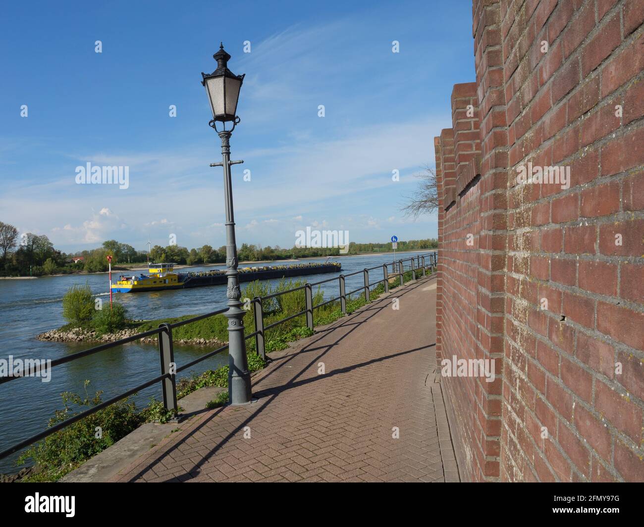 the city of rees at the river rhine Stock Photo - Alamy