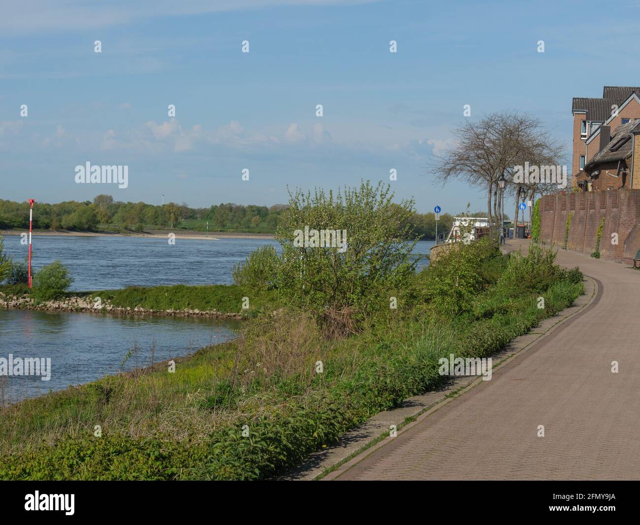 the city of rees at the river rhine Stock Photo - Alamy