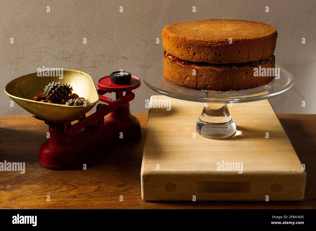 Old fashioned scales and food hi-res stock photography and images - Alamy