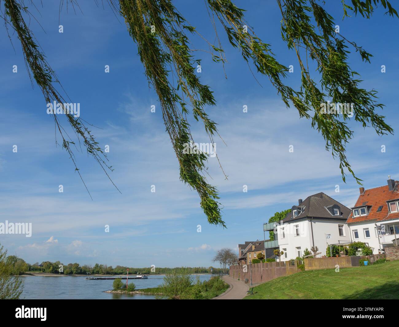 the city of rees at the river rhine Stock Photo - Alamy