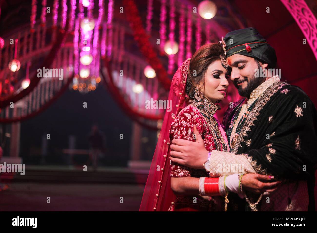 Indian Hindu Bride Wearing Traditional High Resolution Stock ...