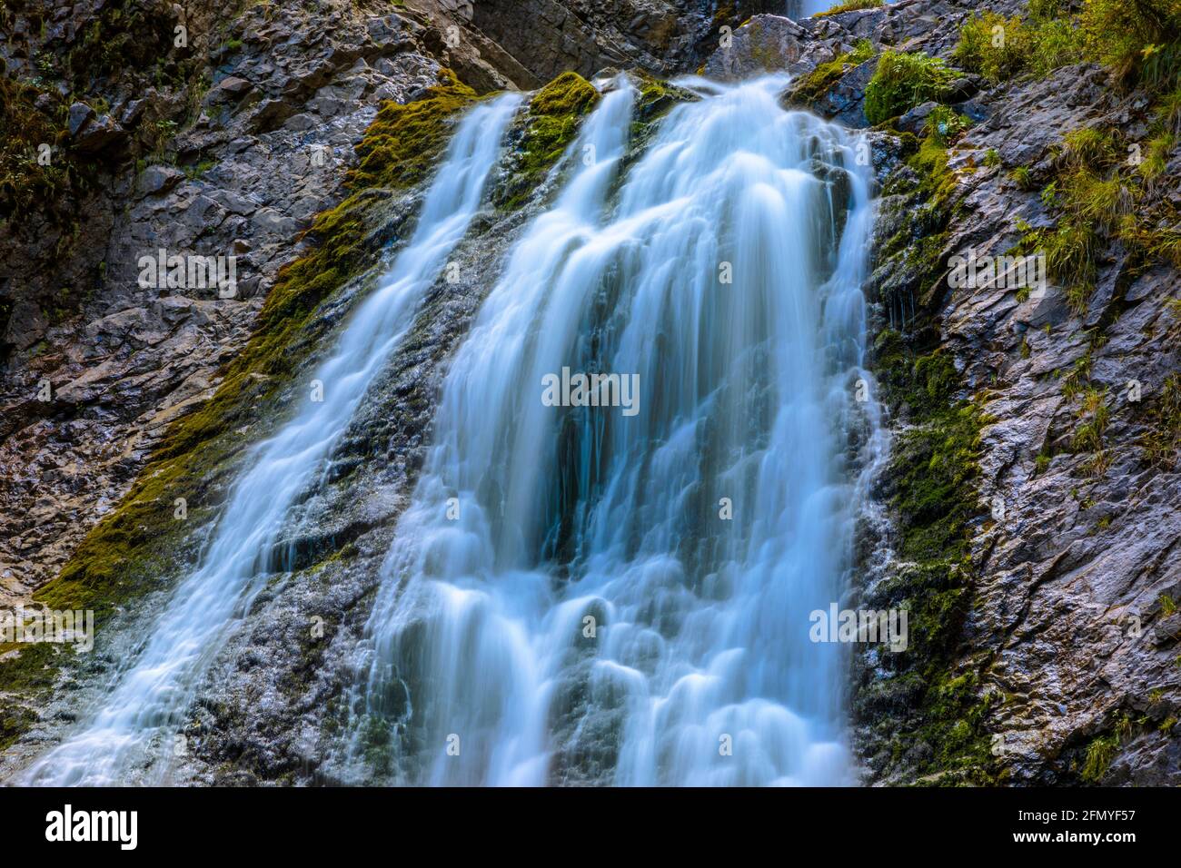 Cascada valul miresei waterfall in hi-res stock photography and images ...