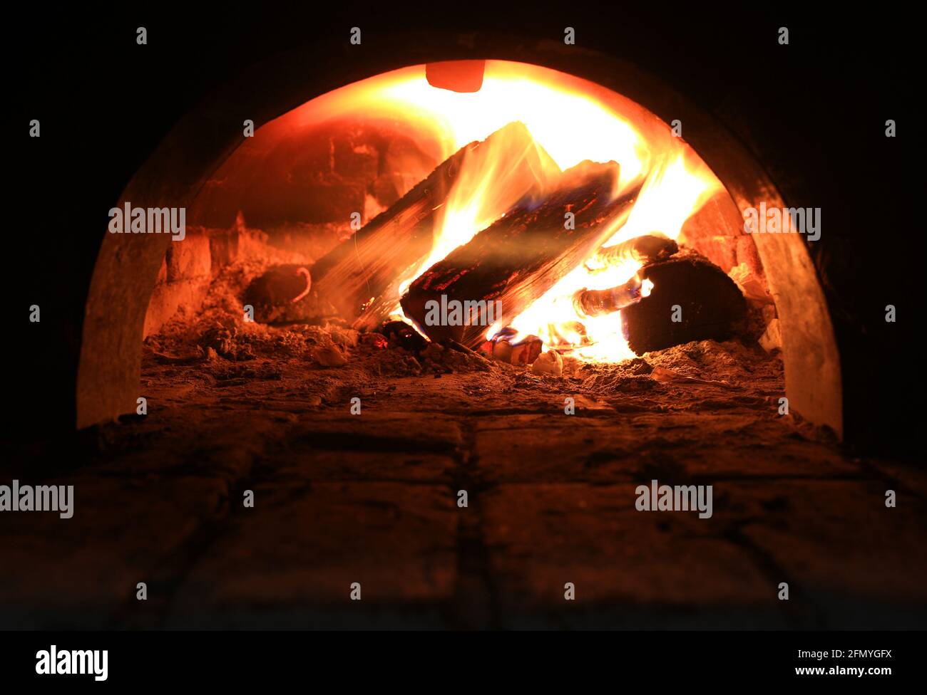 flame of burning wood in oven Stock Photo - Alamy