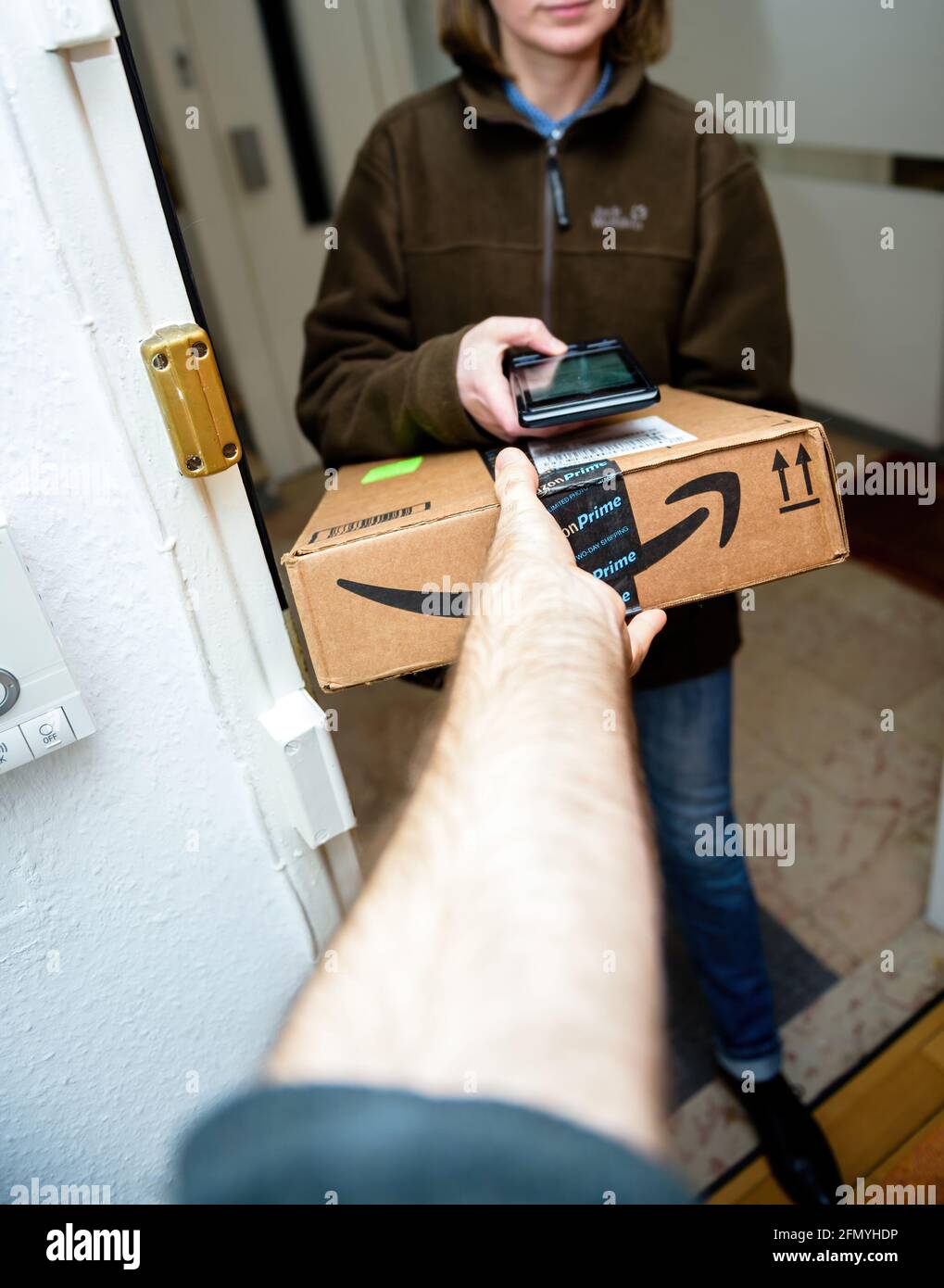Amazon package open hi-res stock photography and images - Alamy