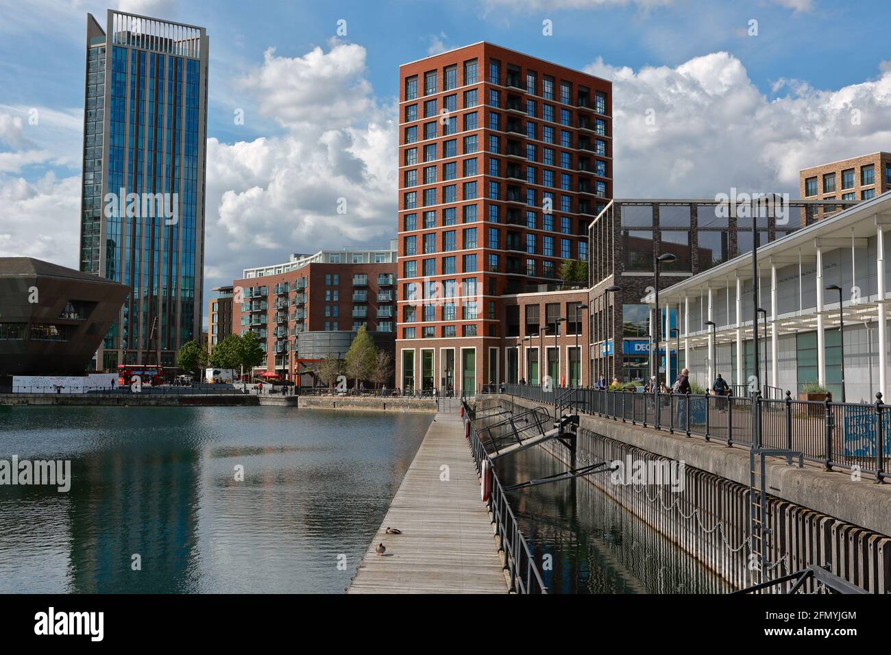Gentrification docklands hi-res stock photography and images - Alamy