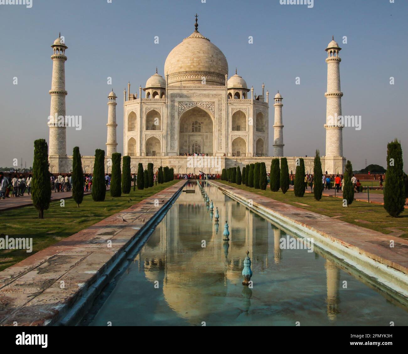 Taj mahal main tomb hi-res stock photography and images - Alamy
