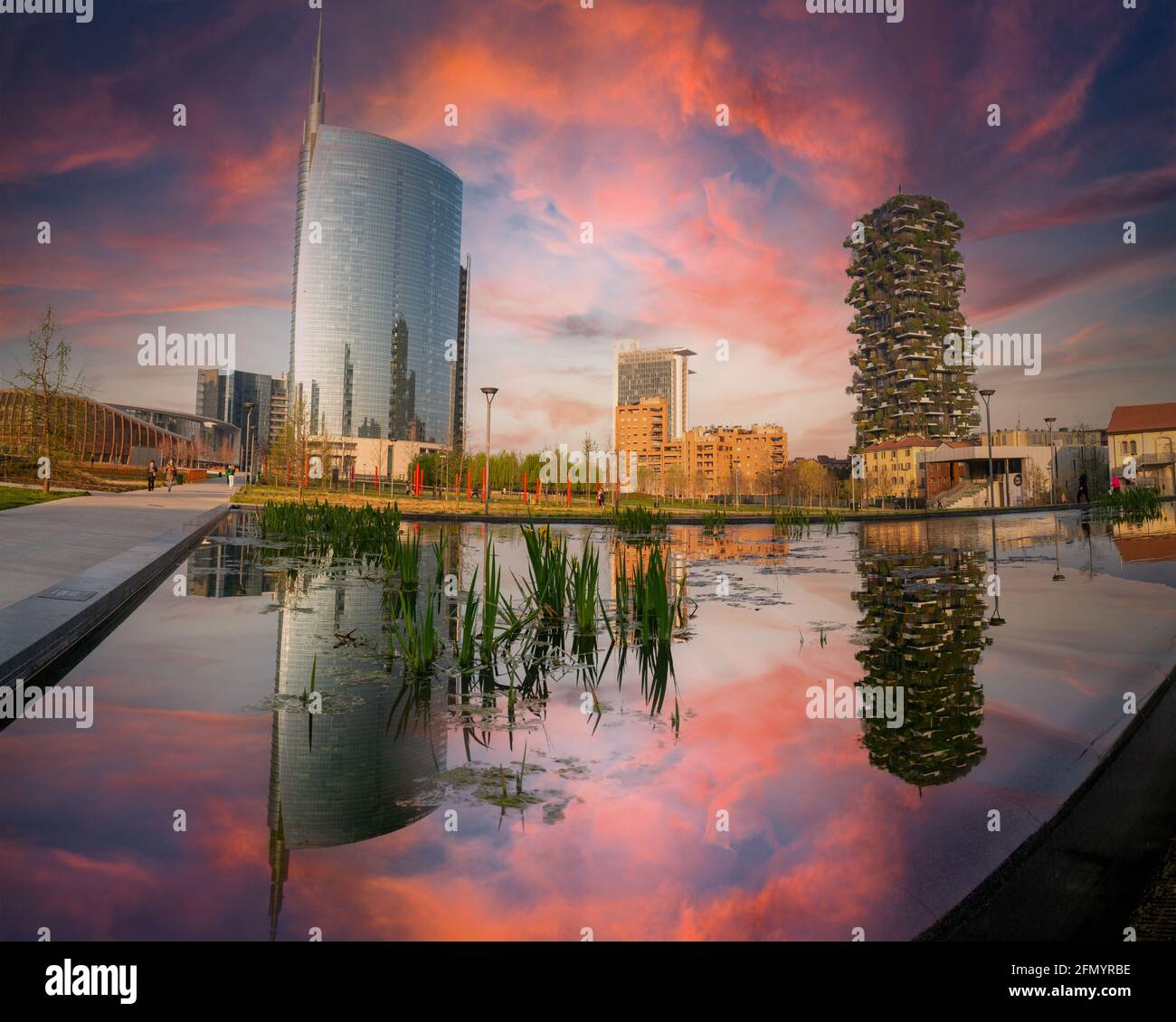 Sustainable green building milan hi-res stock photography and images ...