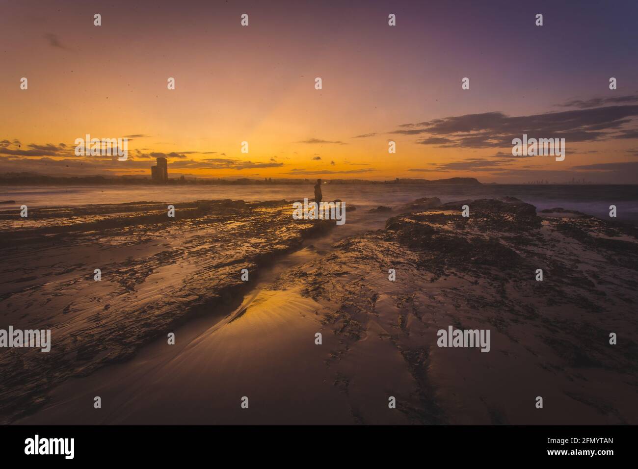 Colorful beach sunset clouds hi-res stock photography and images - Alamy