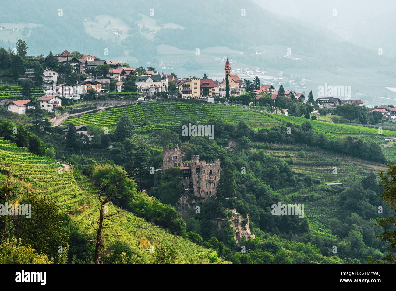 Dorf wallpaper hi-res stock photography and images - Alamy