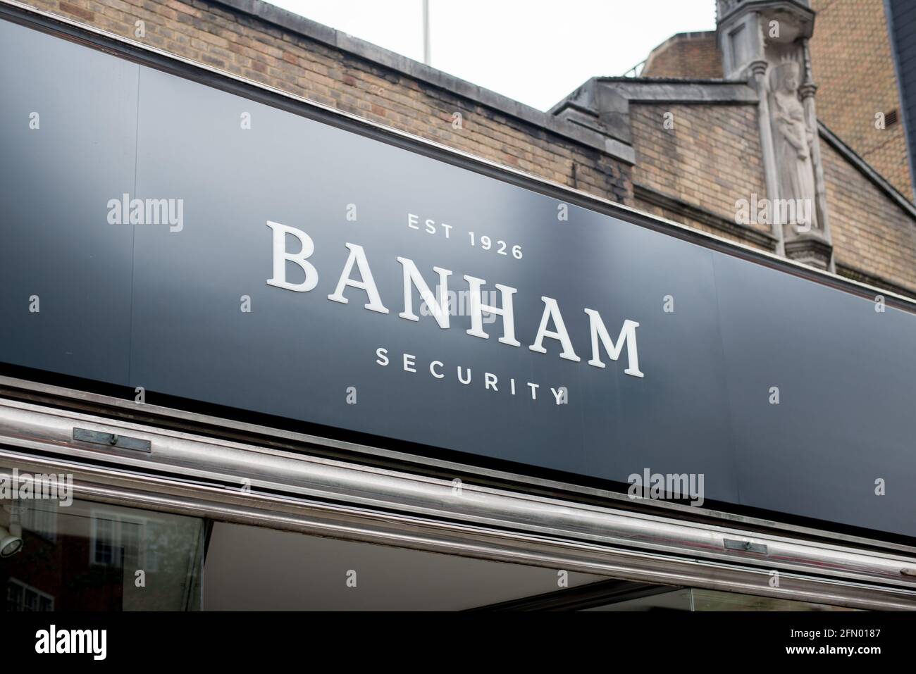 233 235 kensington high street hi-res stock photography and images - Alamy