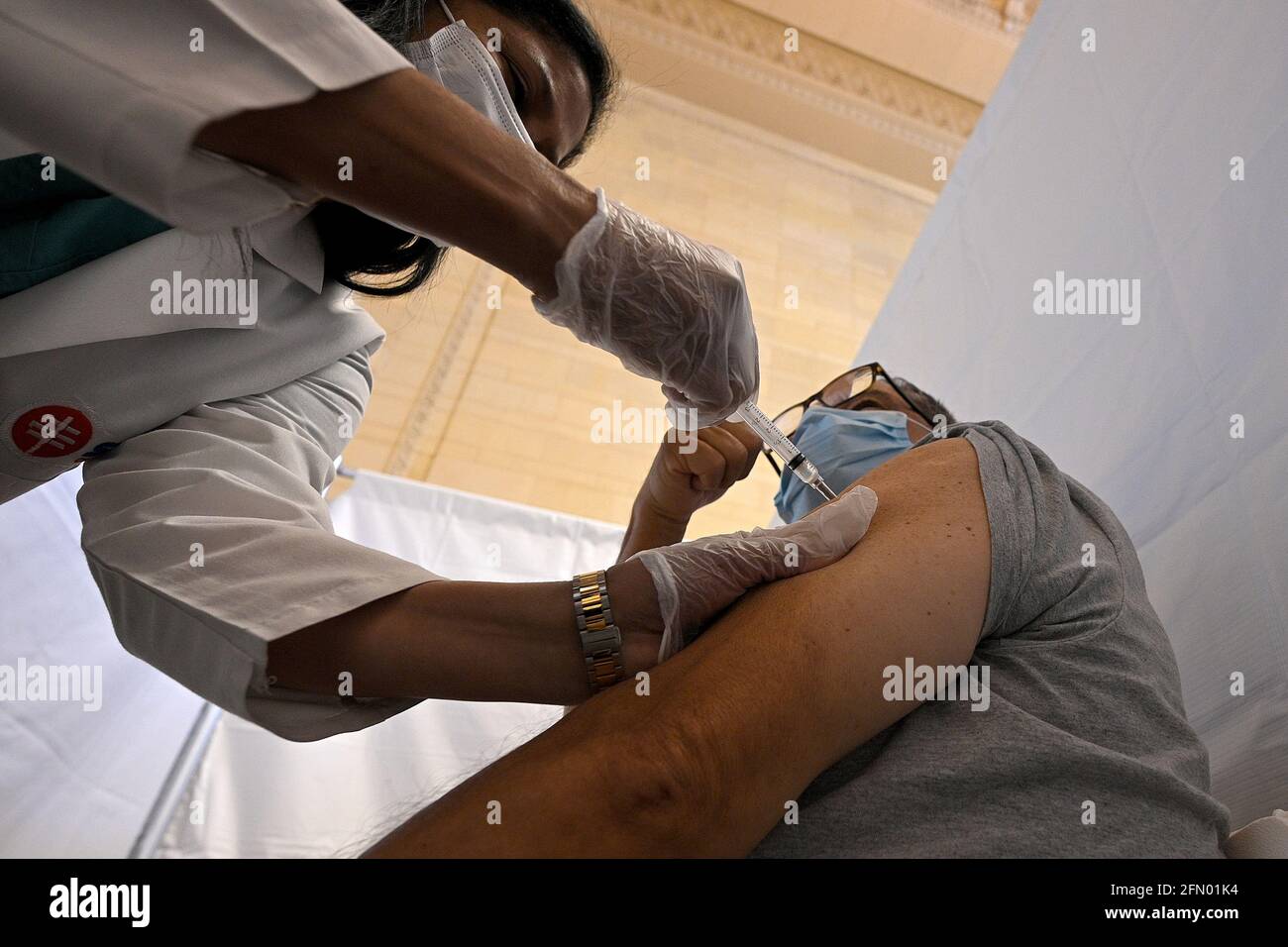 Injection stations hi-res stock photography and images - Alamy
