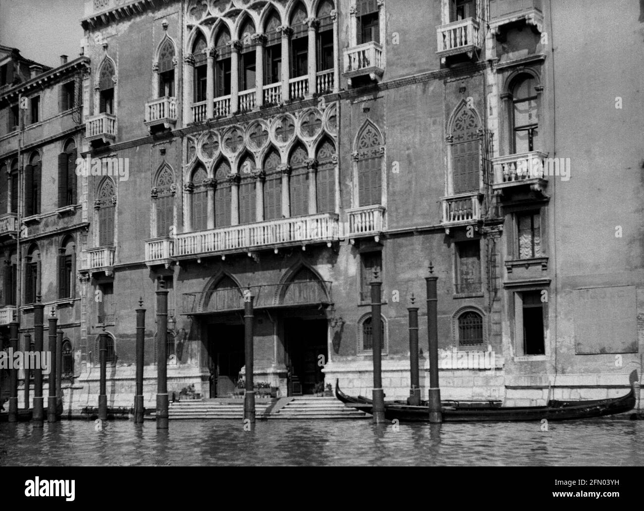 Early 1900s boat building hi-res stock photography and images - Alamy