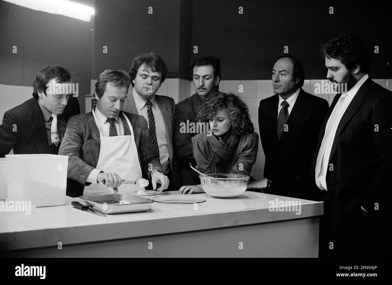 Comfort and Joy (1984) Bill Paterson, Clare Grogan, George Rossi, Peter ...