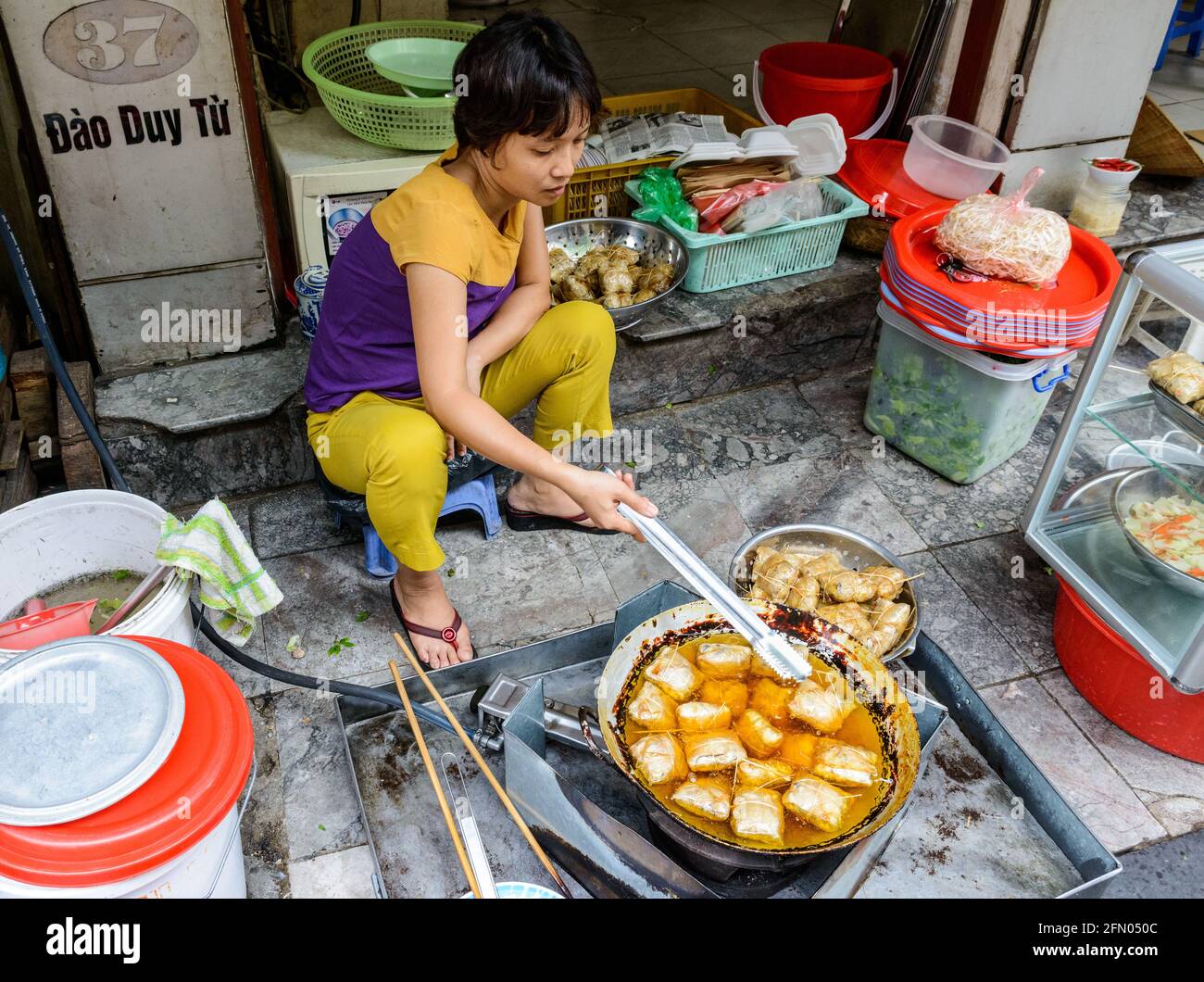 street food cooking, Hanoi Stock Photo - Alamy