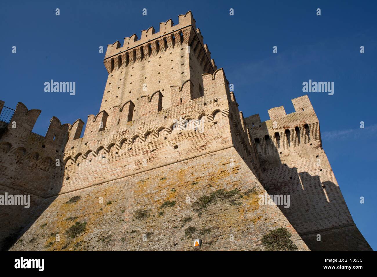 Castello medio hi-res stock photography and images - Alamy