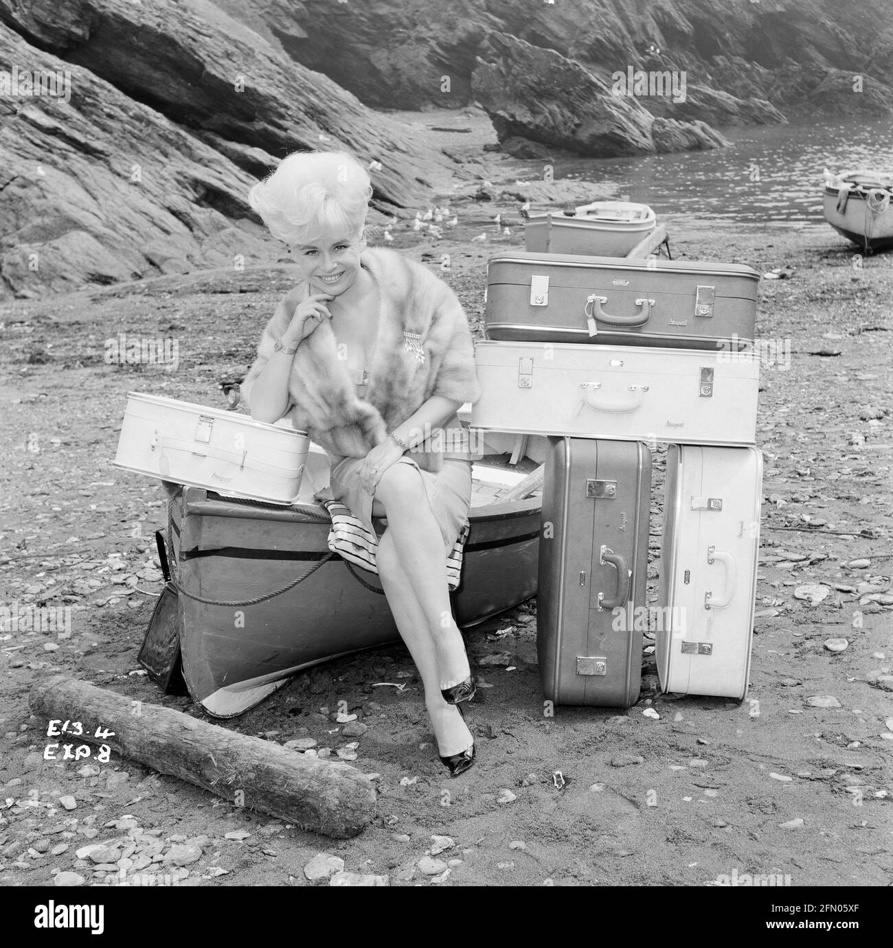 Barbara windsor 1960s hi-res stock photography and images - Alamy