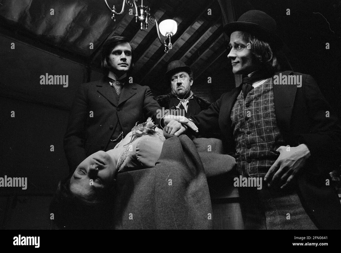 Dr. Jekyll and Sister Hyde (1971) Ralph Bates, Ivor Dean, Tony Calvin ...