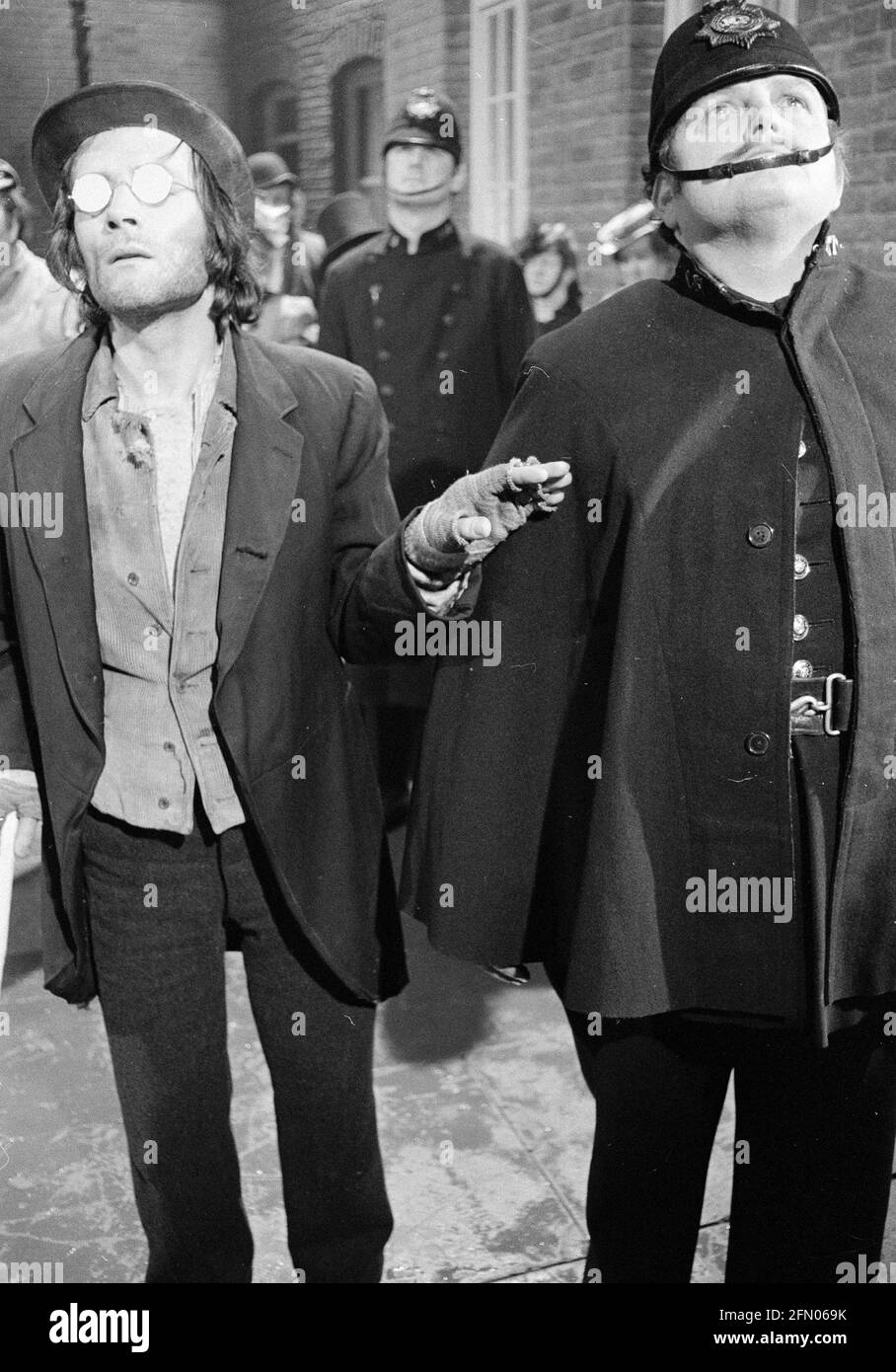 Dr. Jekyll and Sister Hyde (1971) Tony Calvin, Paul Whitsun-Jones, Date ...
