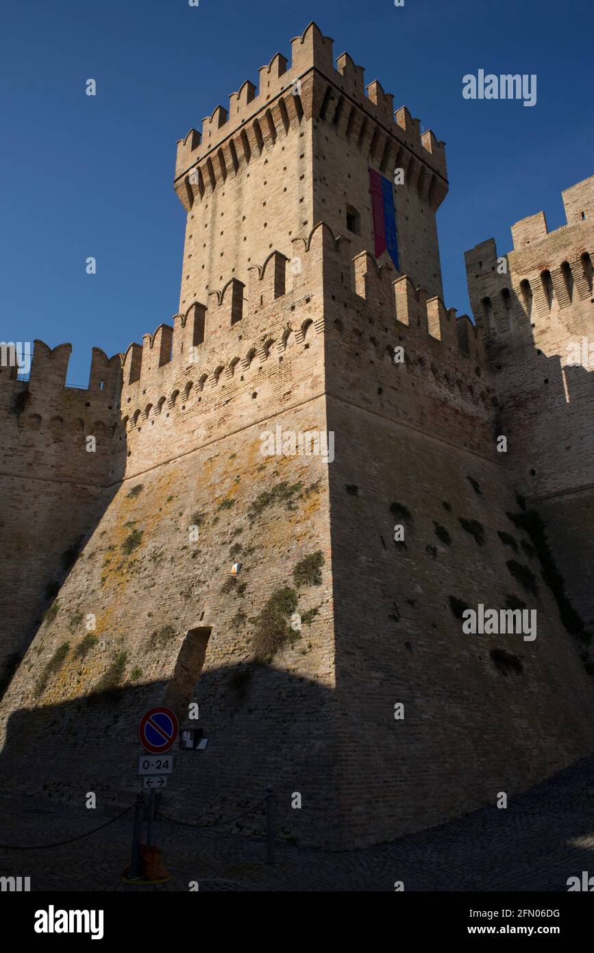 Castello medio hi-res stock photography and images - Alamy