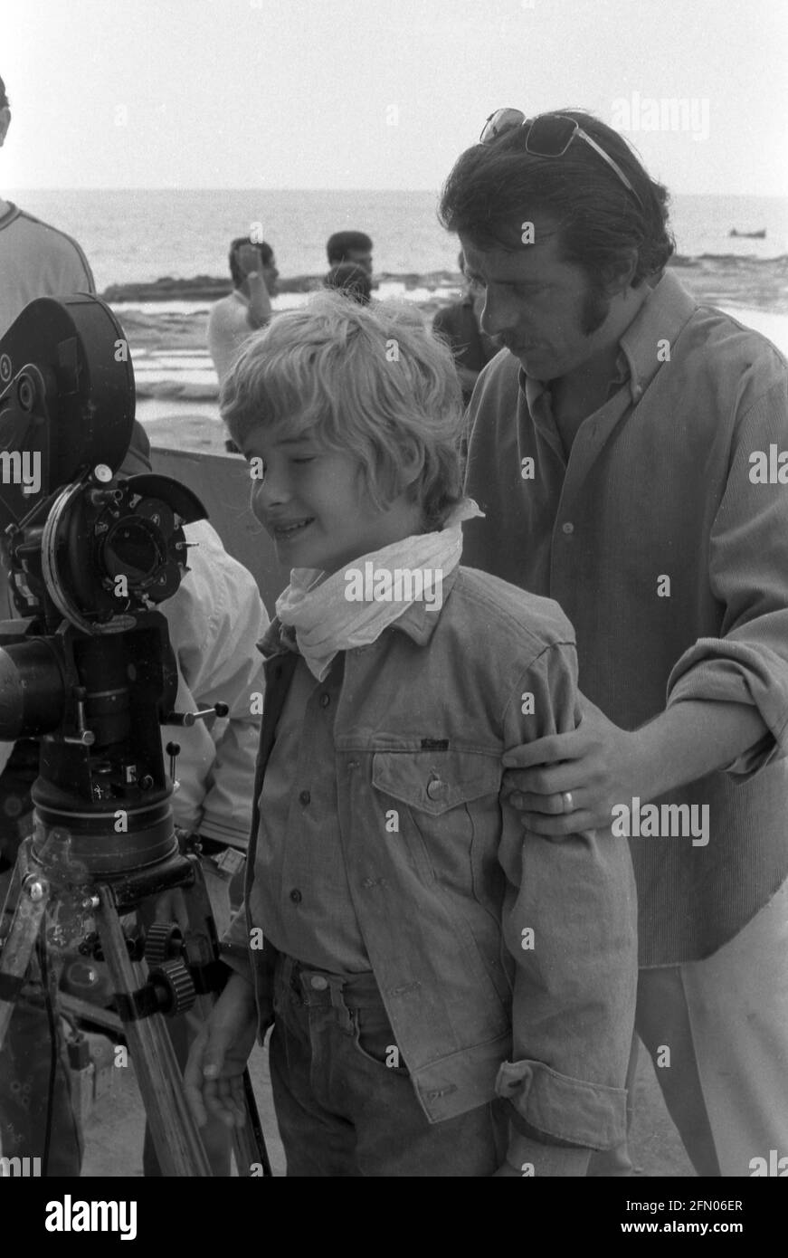 Eyewitness mark lester 1970 hi-res stock photography and images - Alamy