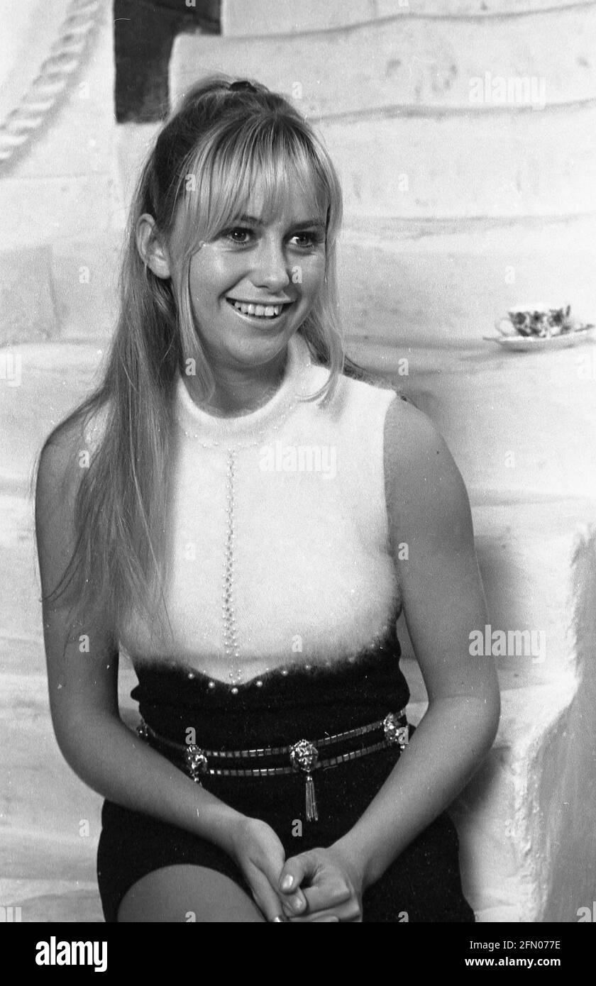 Eyewitness (1970) Susan George, Date: 1970 Stock Photo - Alamy