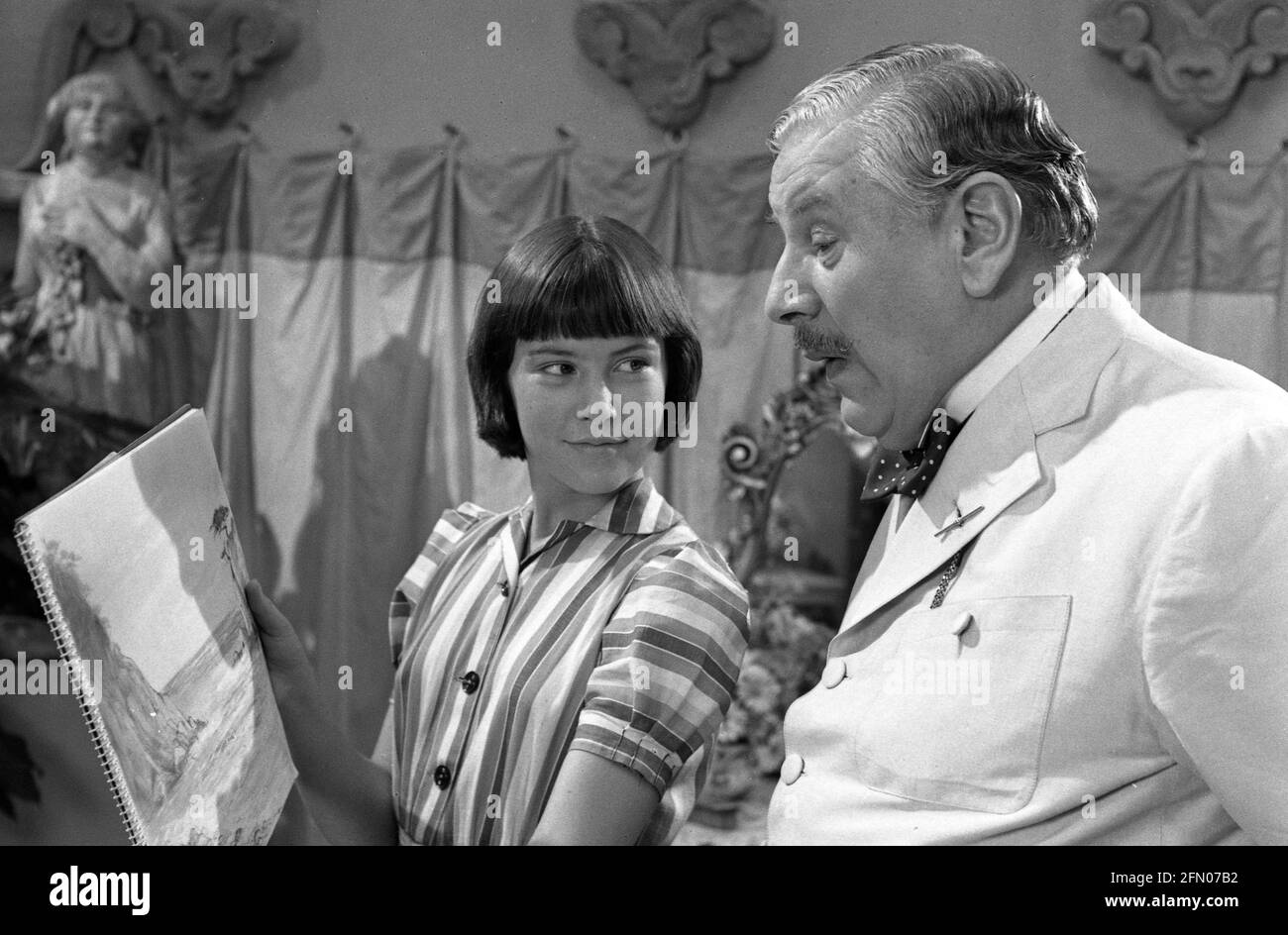 Evil Under the Sun (1982) Peter Ustinov, Emily Hone, Date: 1982 Stock ...