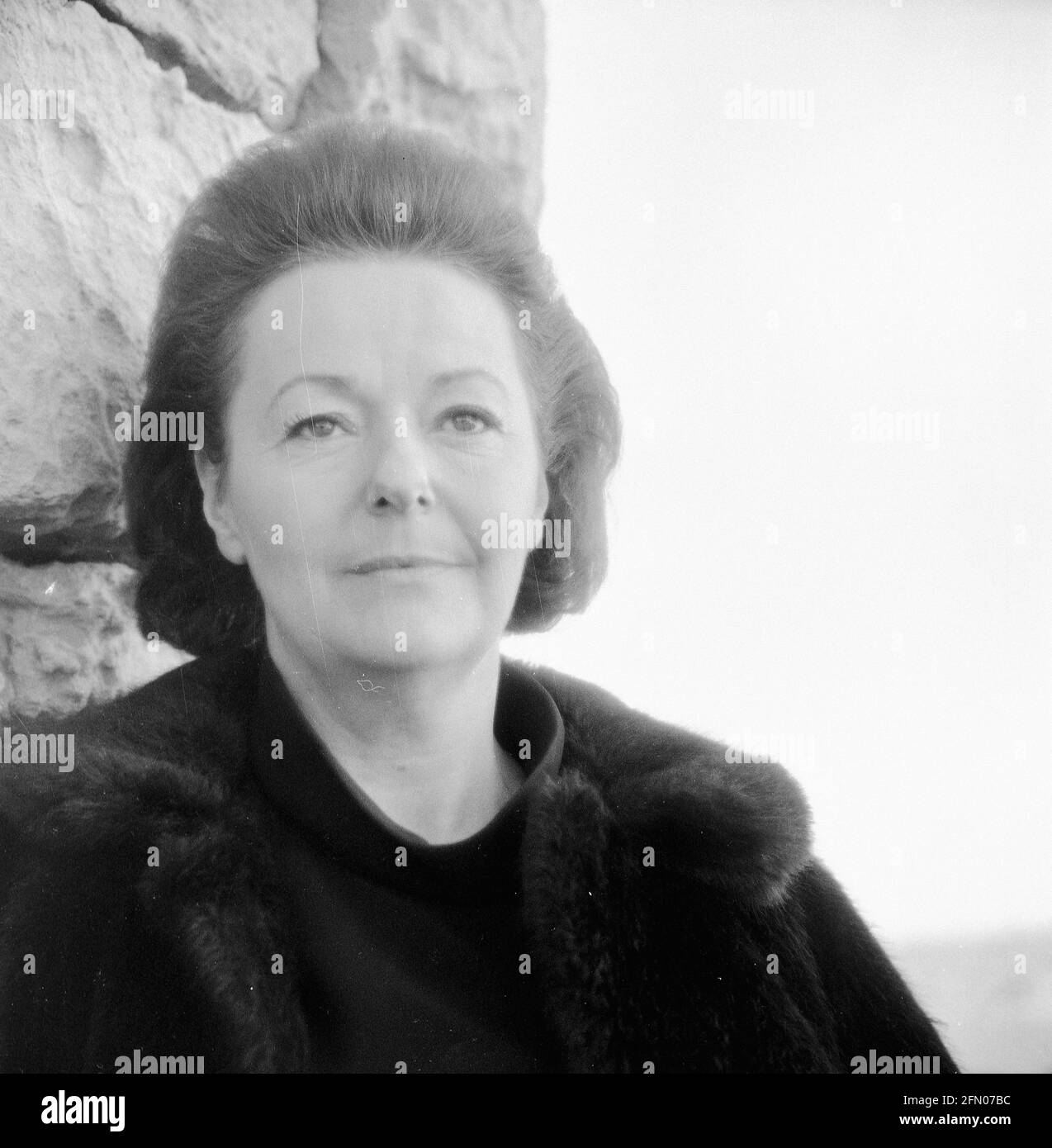 Eyewitness (1970) Betty Marsden, Date: 1970 Stock Photo - Alamy