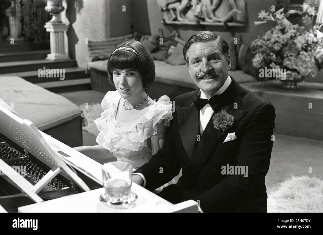 Evil Under the Sun (1982) Denis Quilley, Emily Hone, Date: 1982 Stock ...