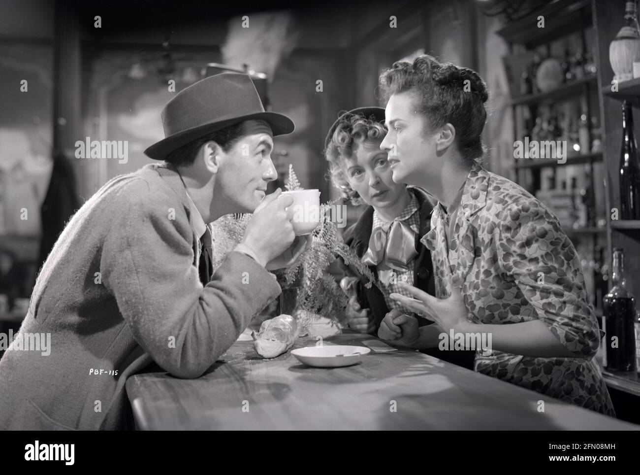 Thora hird 1942 hi-res stock photography and images - Alamy