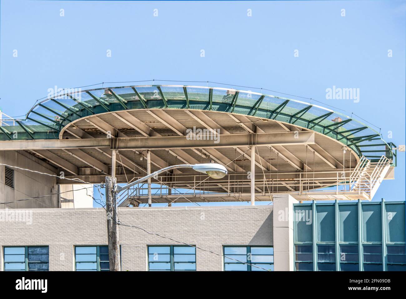 Helicopter on top of building hi-res stock photography and images - Alamy