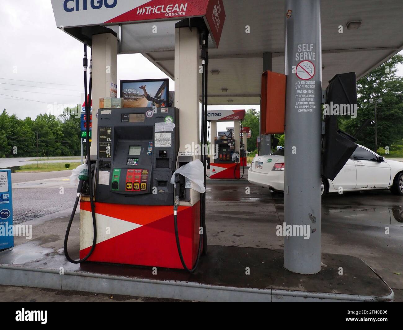 Burnettown, South Carolina, USA. 12th May, 2021. Unable to fill up, a ...