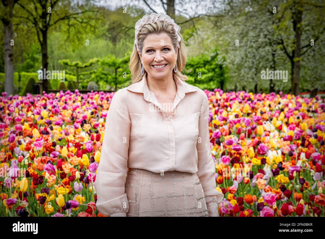 Queen Maxima poses with tulips in the Keukenhof in Lisse, the ...