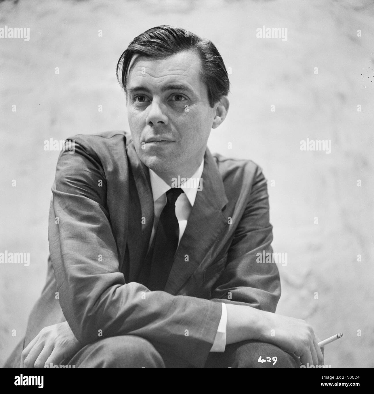 Dirk bogarde 1960 hi-res stock photography and images - Alamy