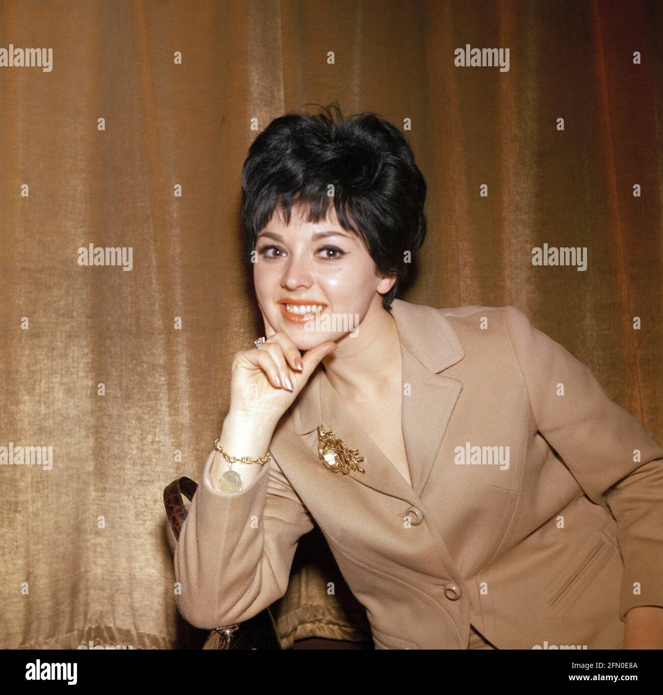 Susan Maughan High Resolution Stock Photography and Images - Alamy