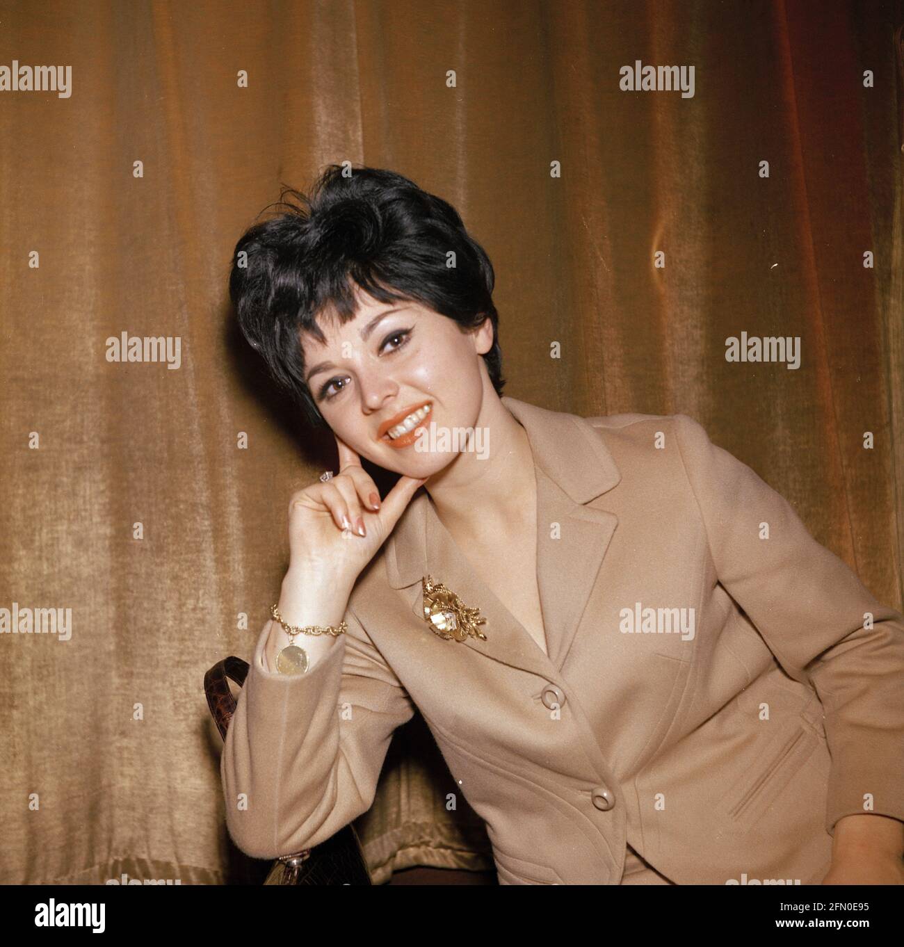 Susan maughan hi-res stock photography and images - Alamy