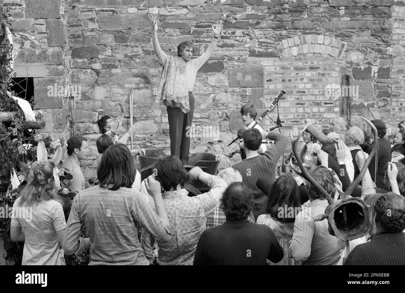Wicker man christopher lee Black and White Stock Photos & Images - Alamy