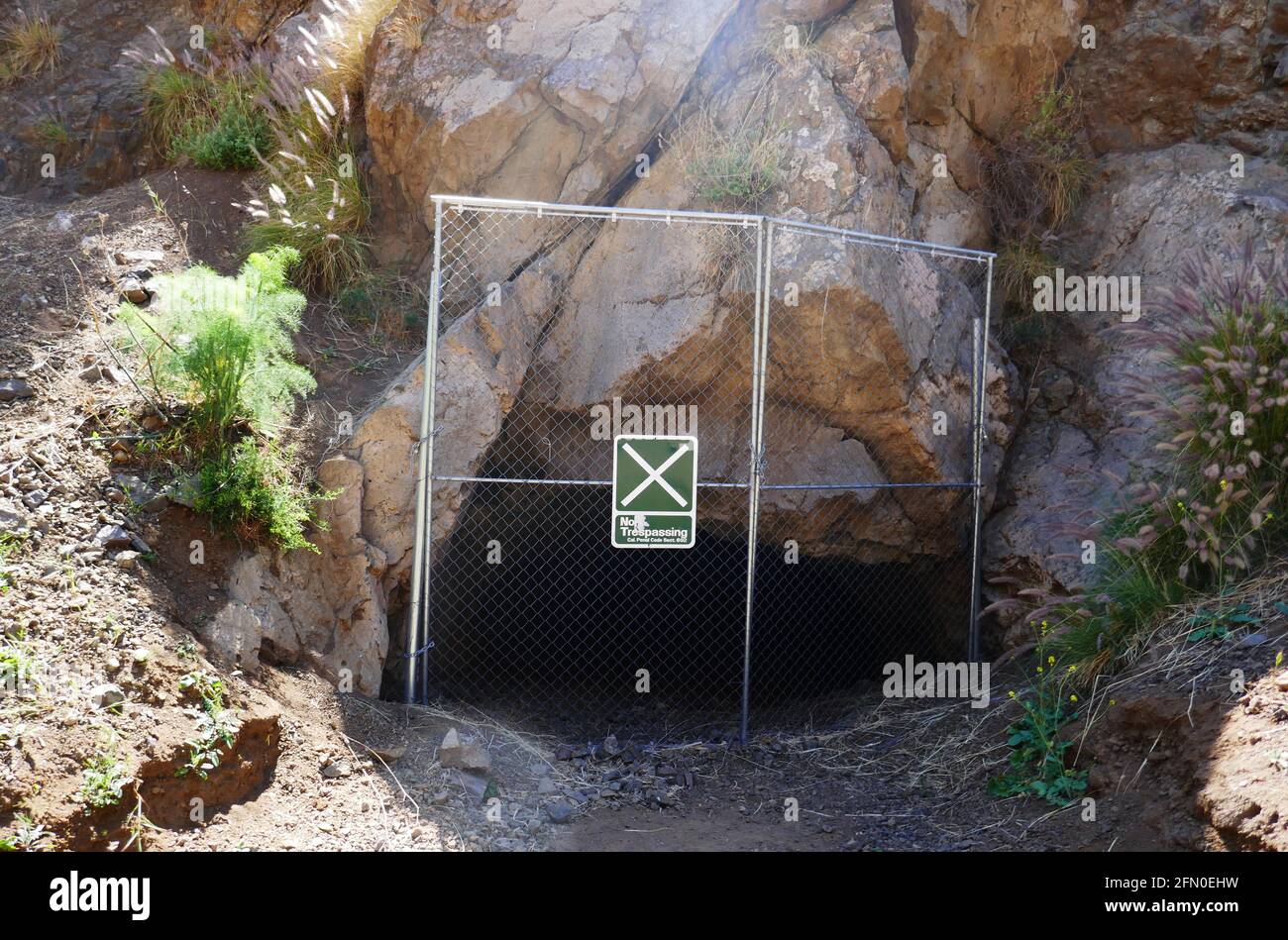 Batman filming for the flash hi-res stock photography and images - Alamy