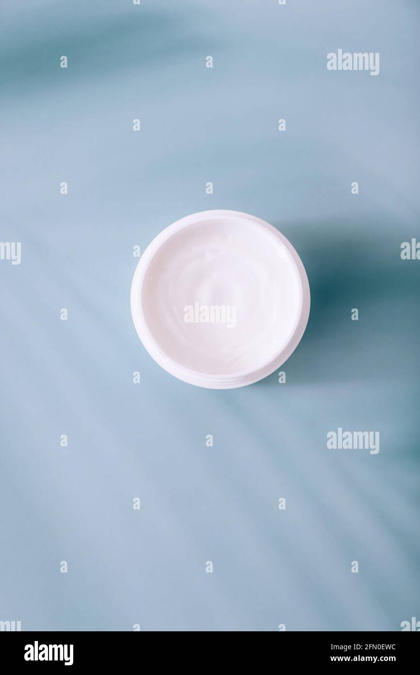 Moisturizing product hi-res stock photography and images - Alamy