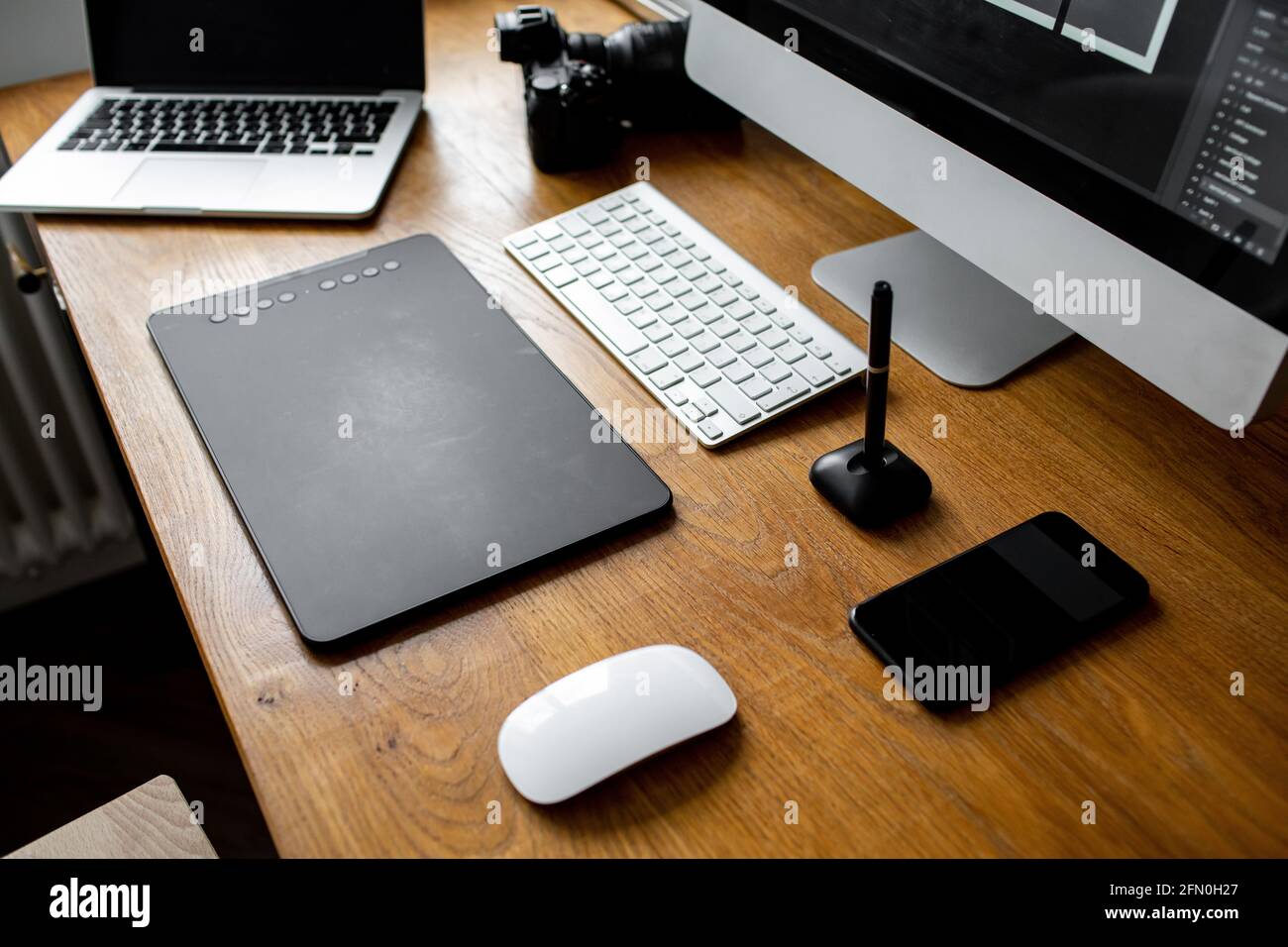 Illustrator drawing hi-res stock photography and images - Alamy