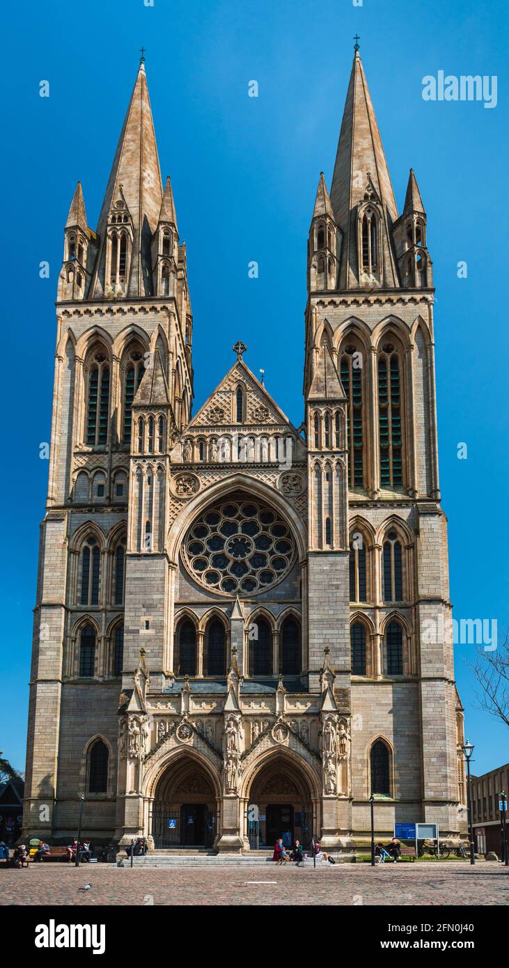 Buildings in english cities hi-res stock photography and images - Alamy