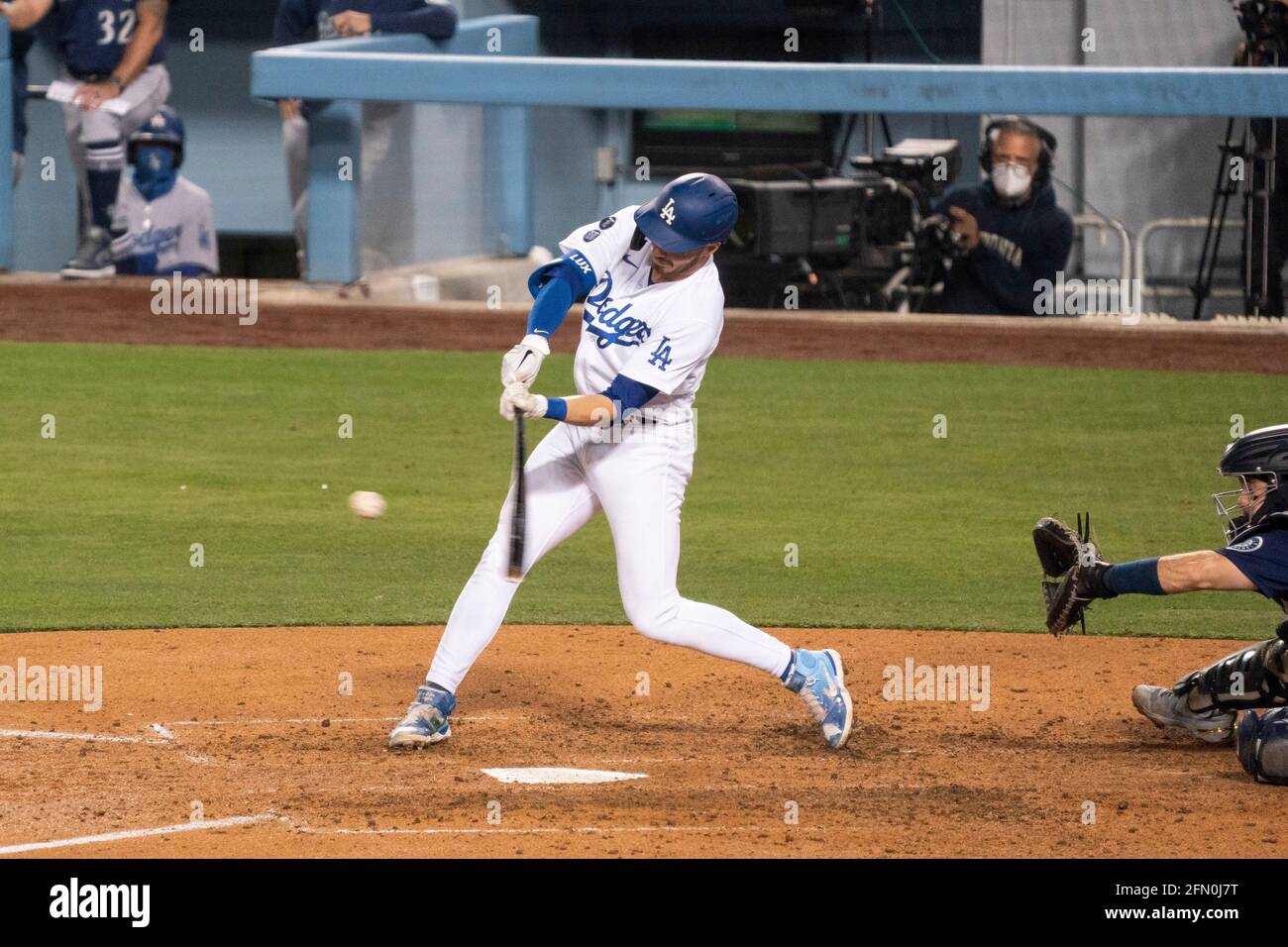 Los Angeles Dodgers second baseman Gavin Lux (9) homers during a MLB ...