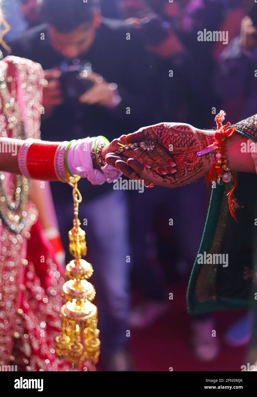 Indian wedding couple hi-res stock photography and images - Alamy