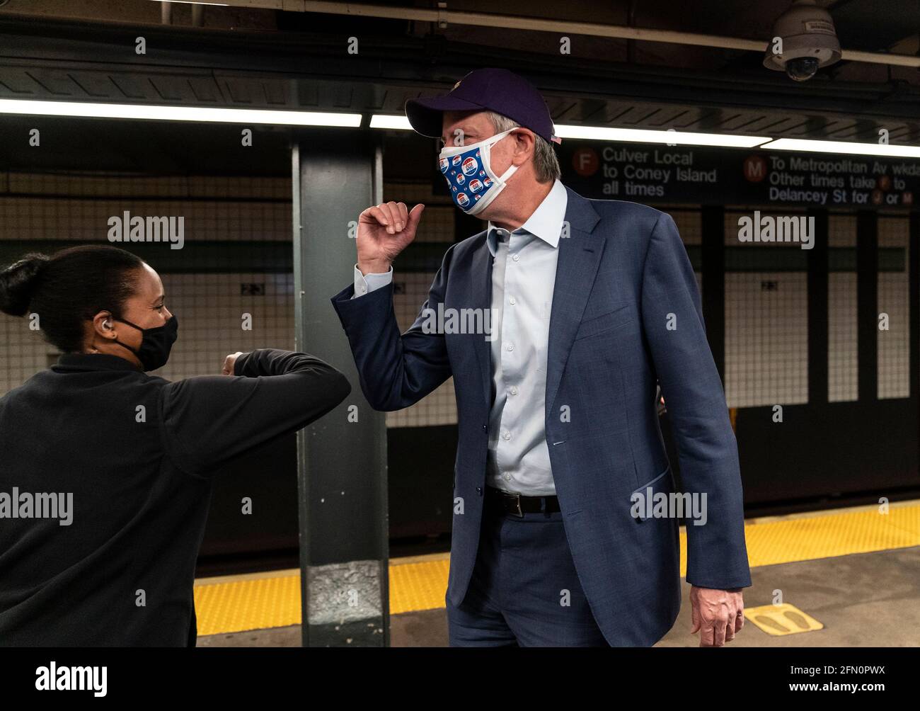 Straphanger hi-res stock photography and images - Alamy