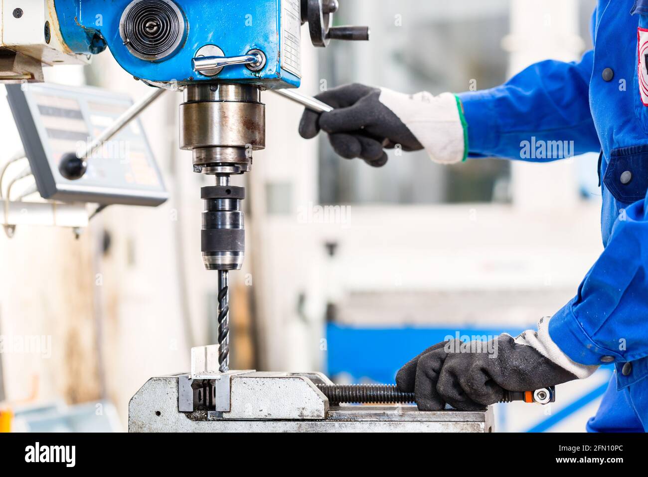 Drilling metal hi-res stock photography and images - Alamy