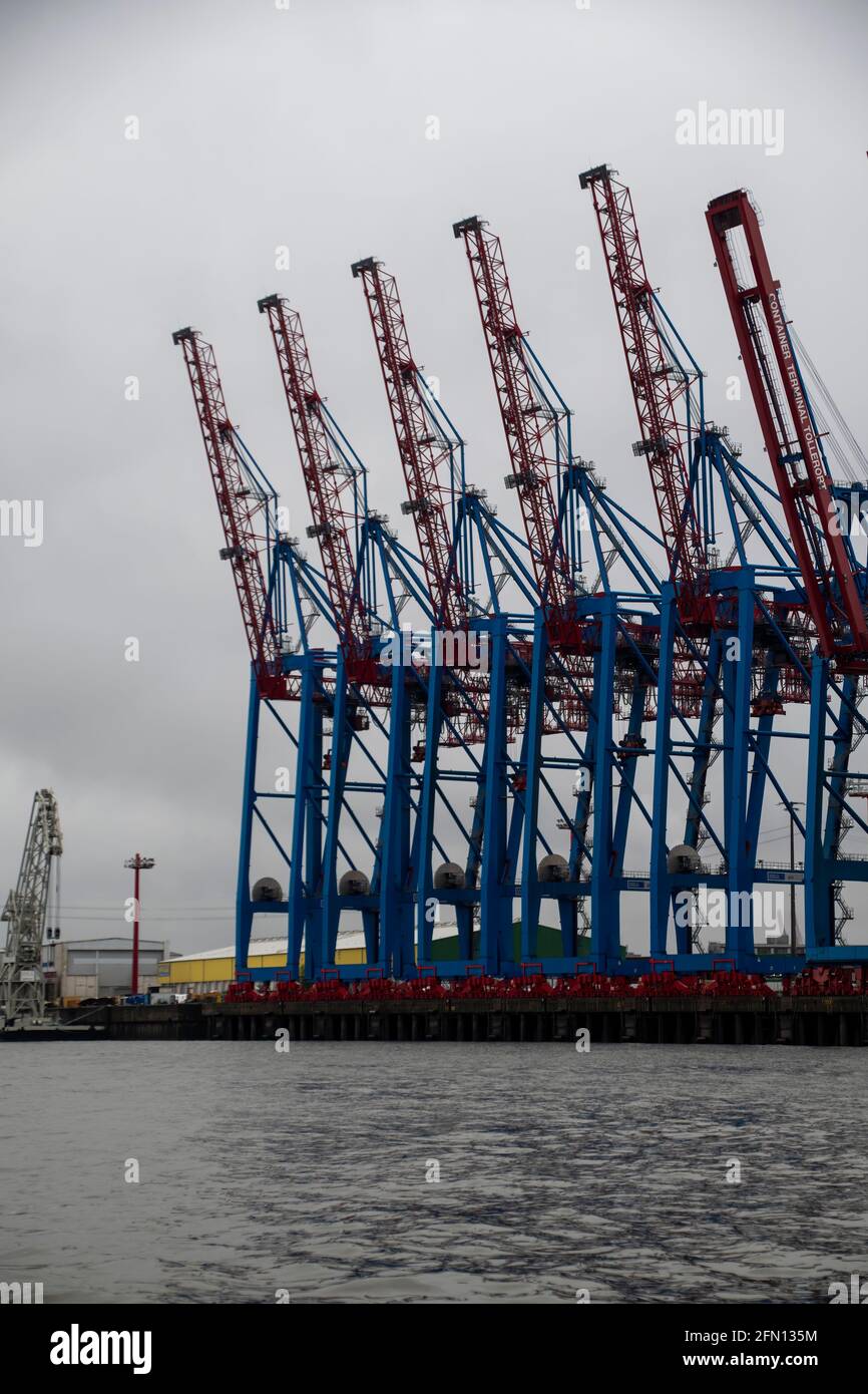 Container terminal at the port Hamburg ,Four high performance container ...
