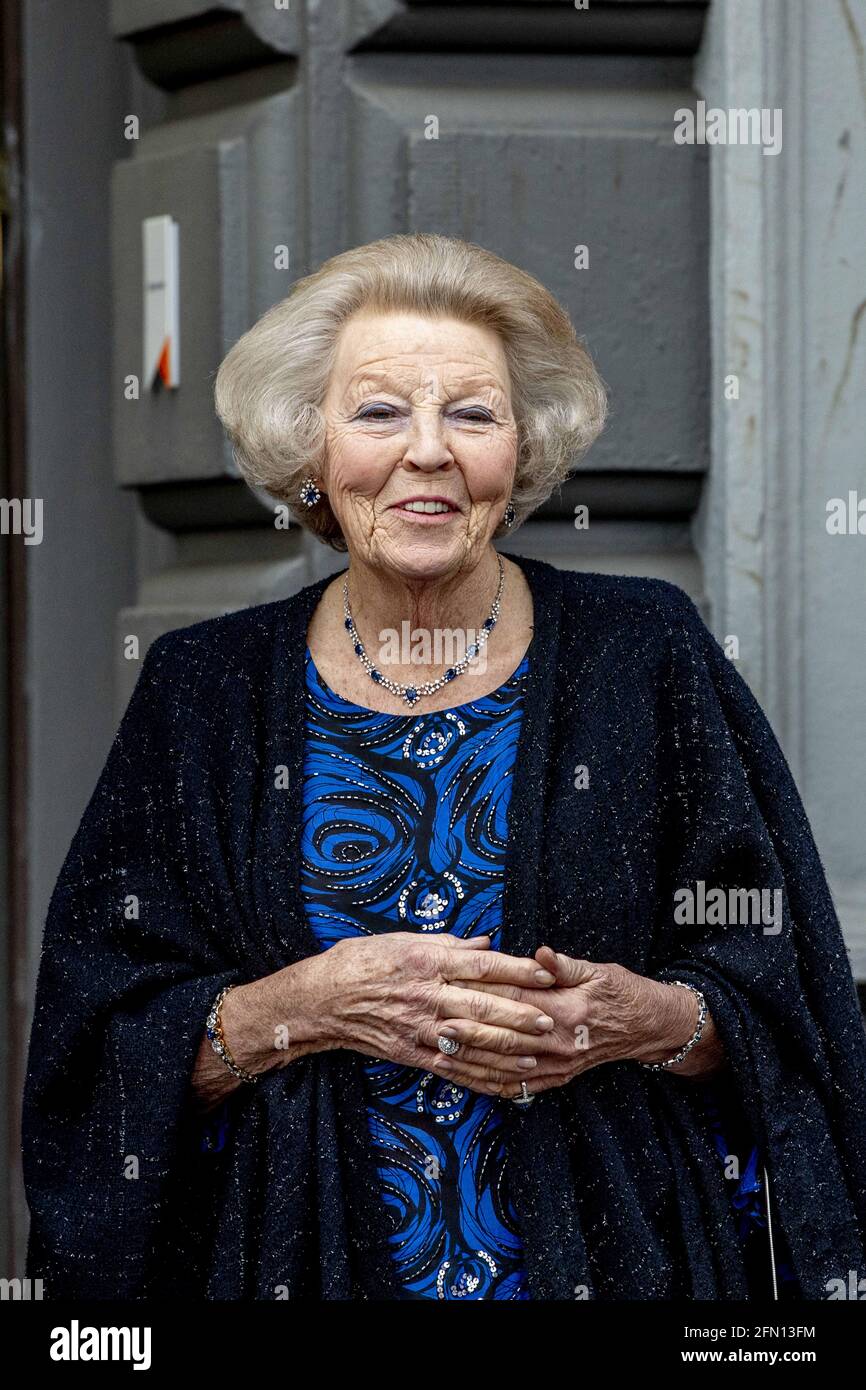 Birthday princess beatrix hi-res stock photography and images - Alamy
