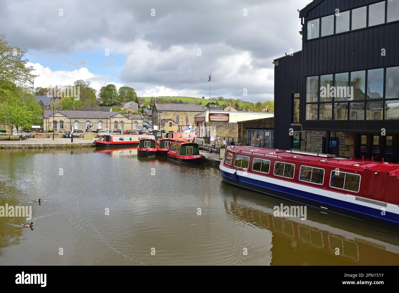 Skipton town centre hi-res stock photography and images - Alamy