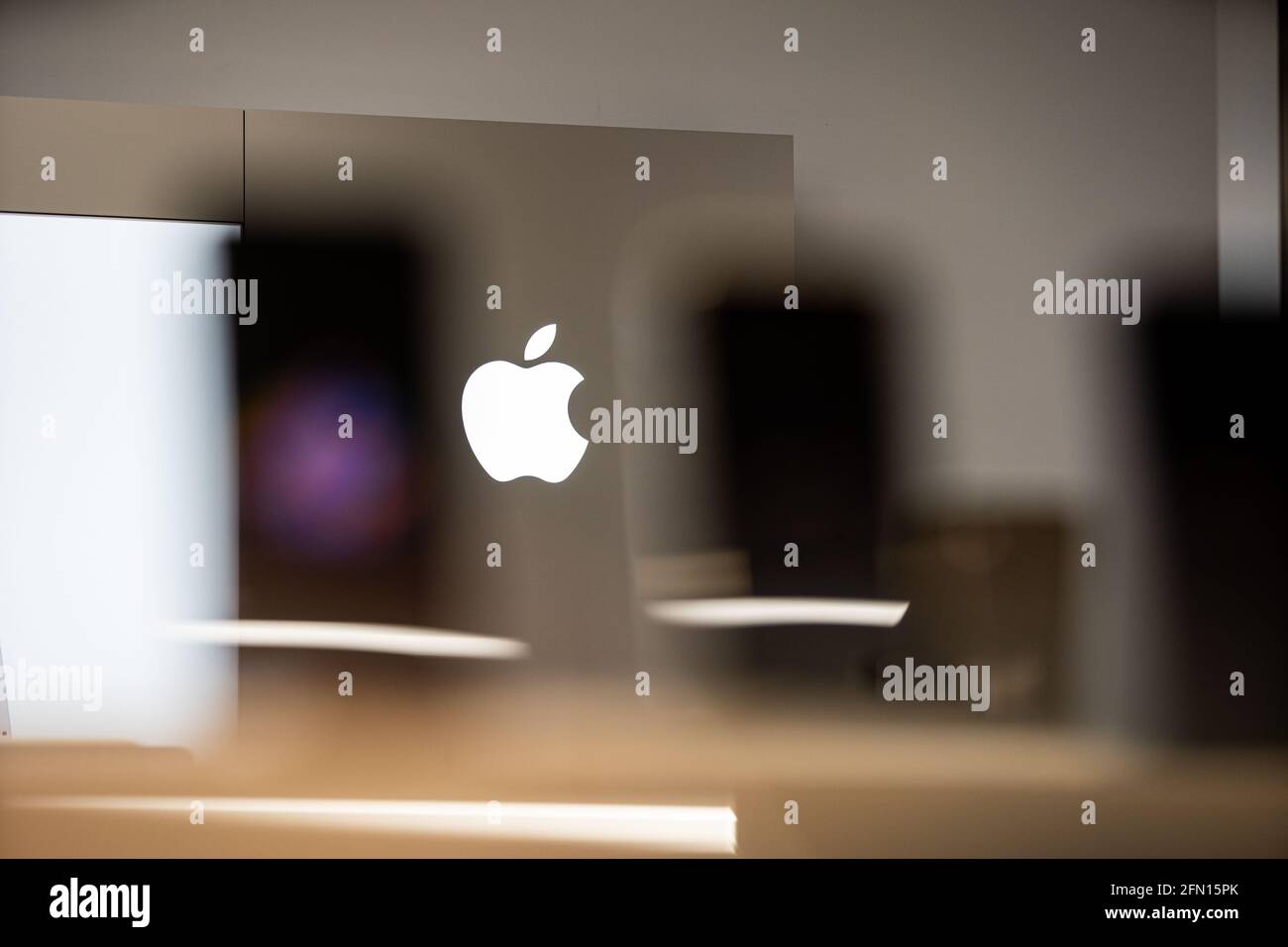 Apple products hi-res stock photography and images - Alamy