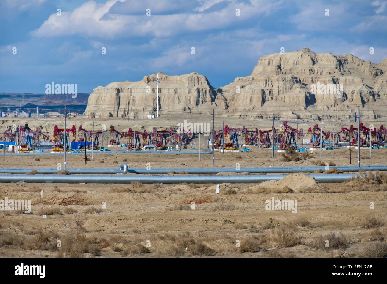 Oil field in Karamay, Xinjiang, China Stock Photo - Alamy